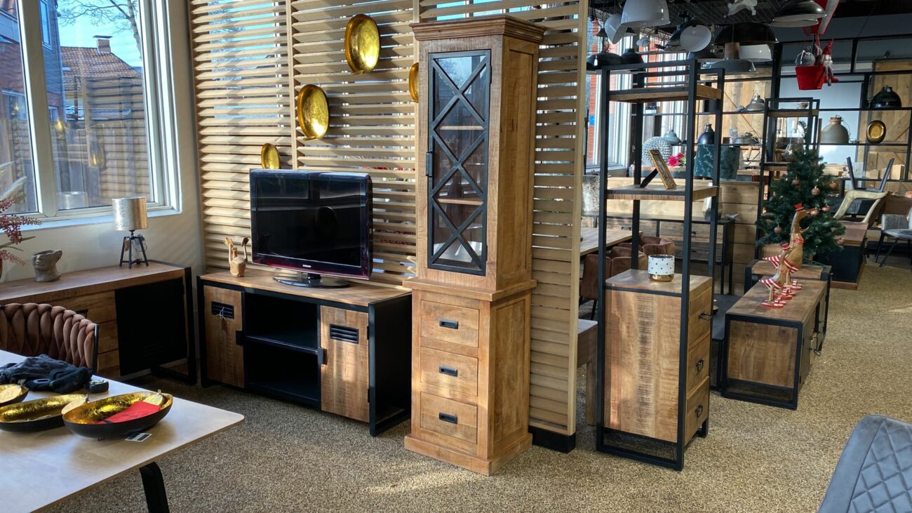 Mangohouten kast Pascal met lades en deur (-20%) | Bestel nu